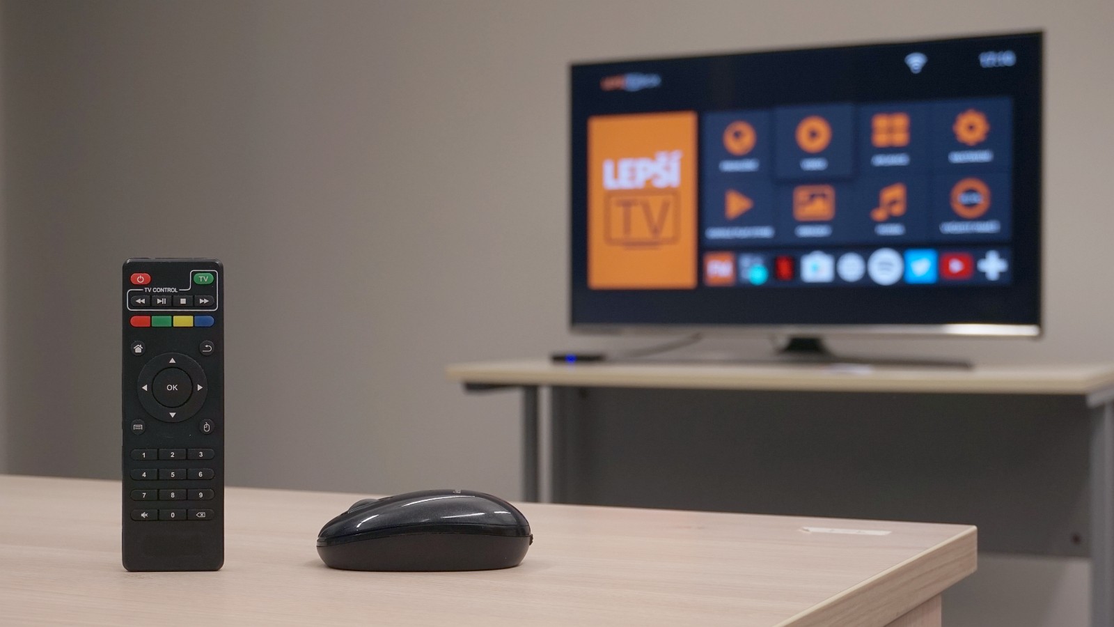 Recenzia: Lepší.TV - online telka plus krabička s Androidom