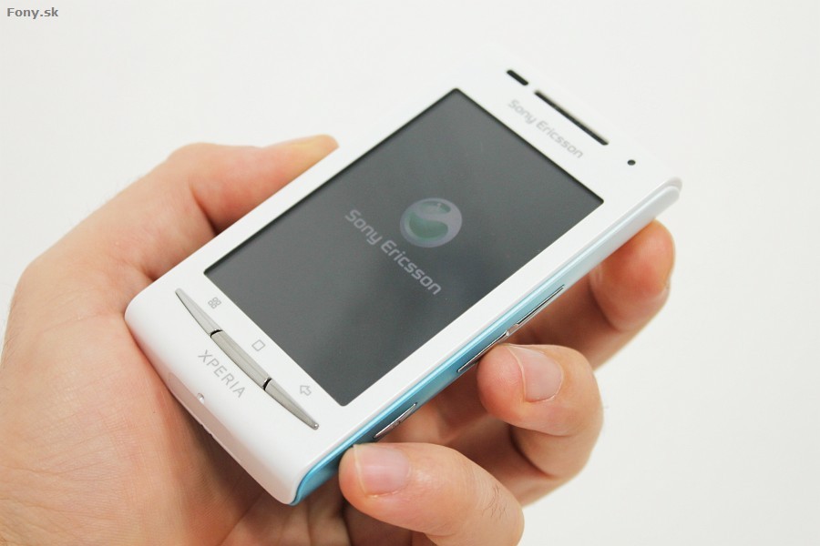 Recenzia: Sony Ericsson Xperia X8